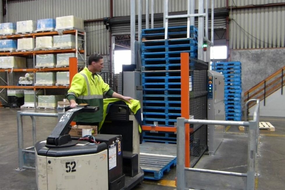 High capacity automatic pallet dispenser | PHS Innovate