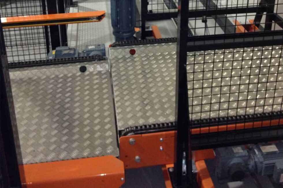 Pallet handling conveyors | PHS Innovate